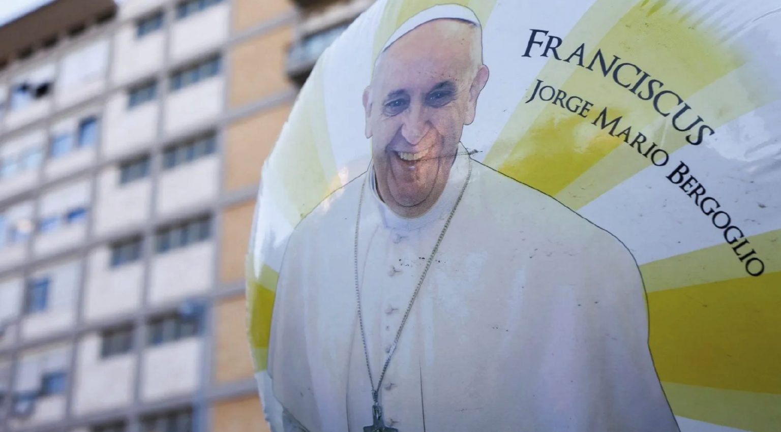 Salud del Papa al jueves 6 de marzo: Papa no presentó insuficiencia respiratoria y va bien con ...